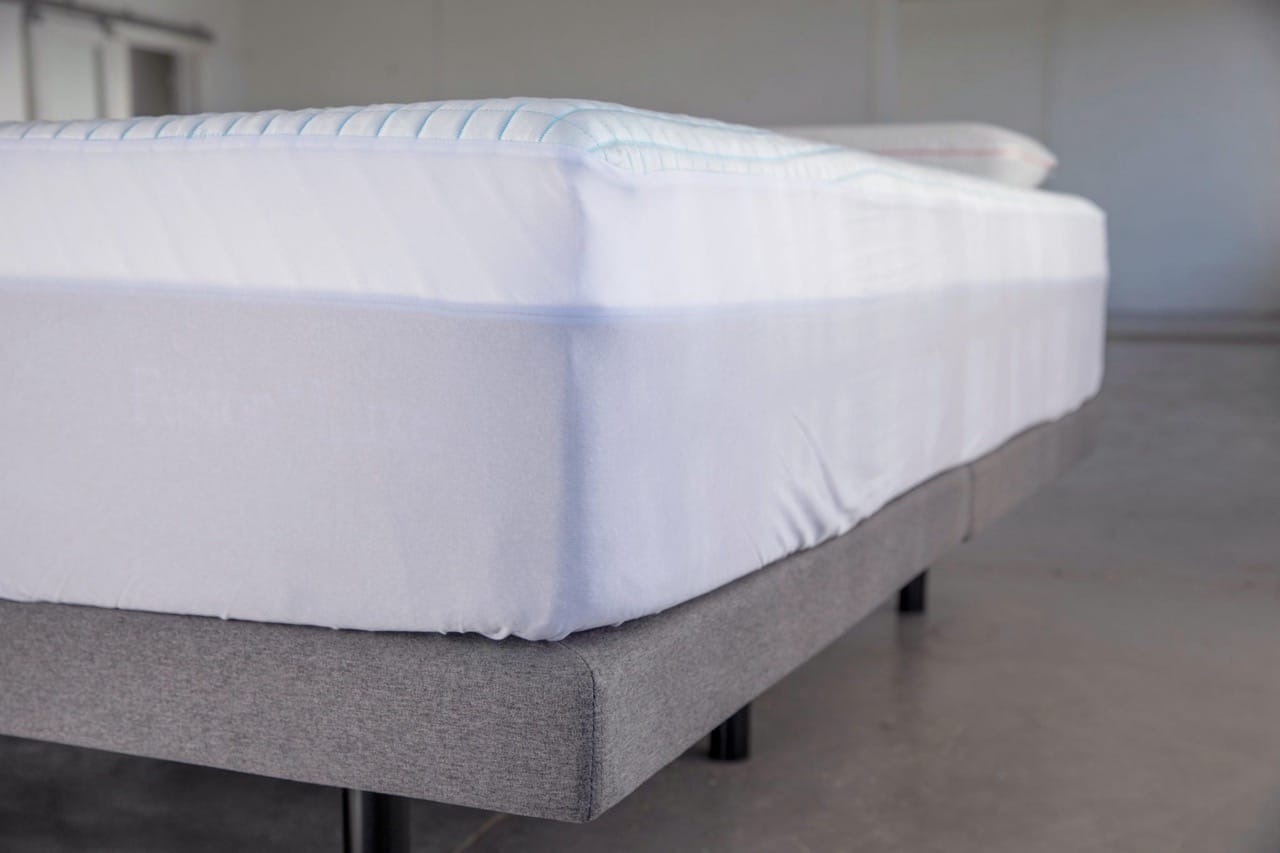 Cooling Ice Fiber Luxury Mattress Protector at Futonland